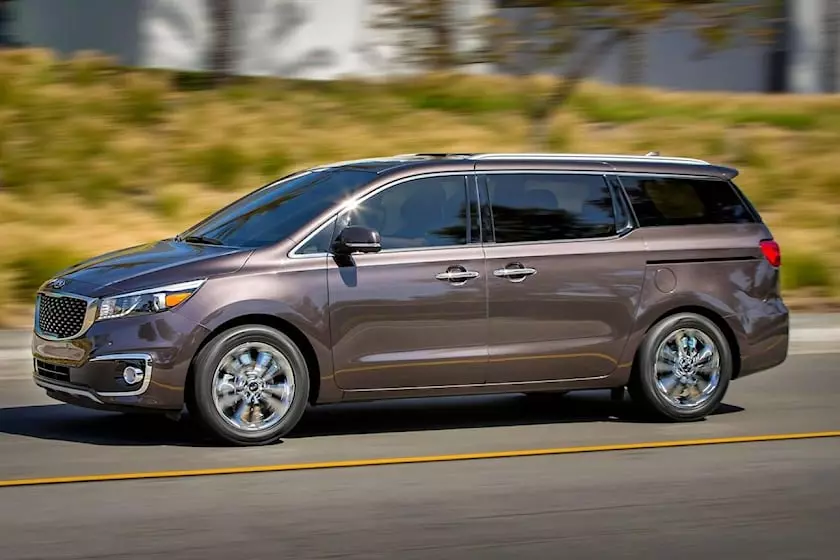 2015-2018 Kia Sedona Minivan Left Side View