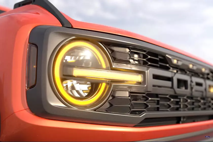 Ford confirme la date d'arrivée du Bronco Raptor avec un nouveau teaser 27998_1