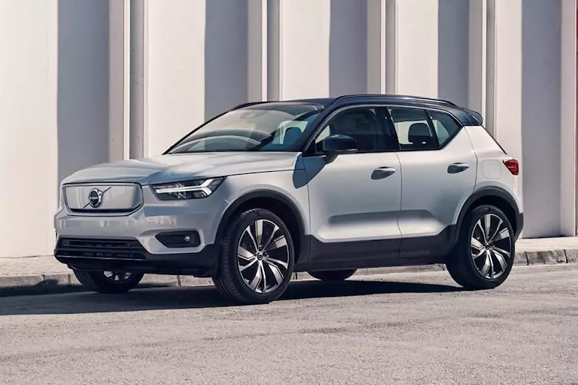 2021-2022 Volvo XC40 EV Front Angle View