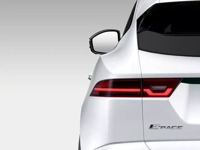 Jaguar E-Pace чындап эле жок дегенде 38 600 долларга баалайбы? 2805_1