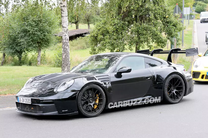 नई पोर्श 911 GT3 RS एक स्ट्रीट-लीगल रेसकार की तरह दिखती है 28082_3