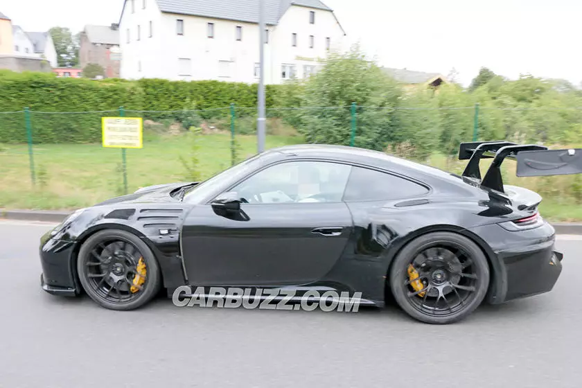 නව Porsche 911 GT3 RS පෙනුම වීදි-නීත්‍යානුකූල රේස්කාර් එකක් වගේ 28082_9