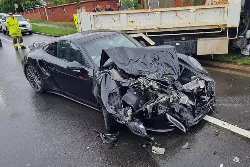 Lamborghini Aventador And Porsche 911 Turbo Crash Австралия бураннарында 28096_1