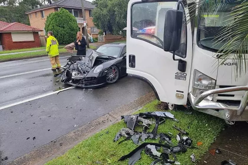 Lamborghini Aventador And Porsche 911 Turbo Crash Австралия бураннарында 28096_4