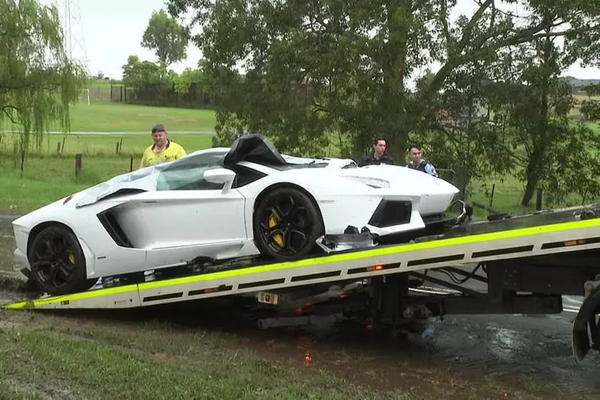 Lamborghini Aventador And Porsche 911 Turbo Crash Австралия бураннарында 28096_5