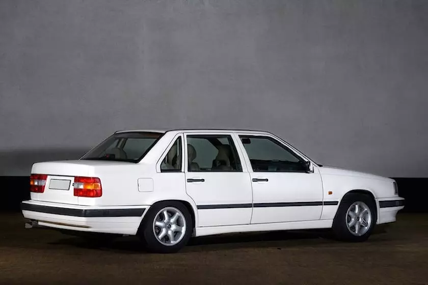 Бұл 1993 жылғы Volvo 850 седан үлкен құпияны жасырады 28138_3