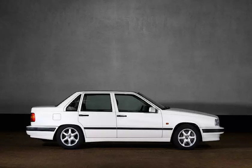 Бұл 1993 жылғы Volvo 850 седан үлкен құпияны жасырады 28138_4