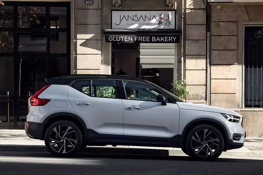 Lara Croft Di Tomb Raider-ê de Volvo XC40-a Nû Sleek Dikêşe 28149_7