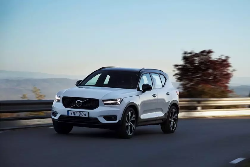 Lara Croft Tomb Raider-de täze Volvo XC40 sürýär 28149_8