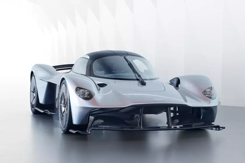 2019 Aston Martin Valkyrie Vista de Ângulo Frontal