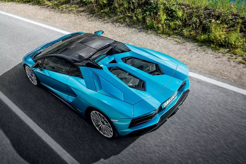 Lamborghini Aventador S Roadster የፈተና Drive ክለሳ፡ እጅግ የላቀ ሱፐርካር እብደት 28192_15