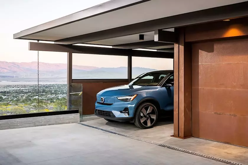 Volvo's Ultimate EV Garage Yakanamirwa kune A $5 Mamirioni Mansion 2822_8