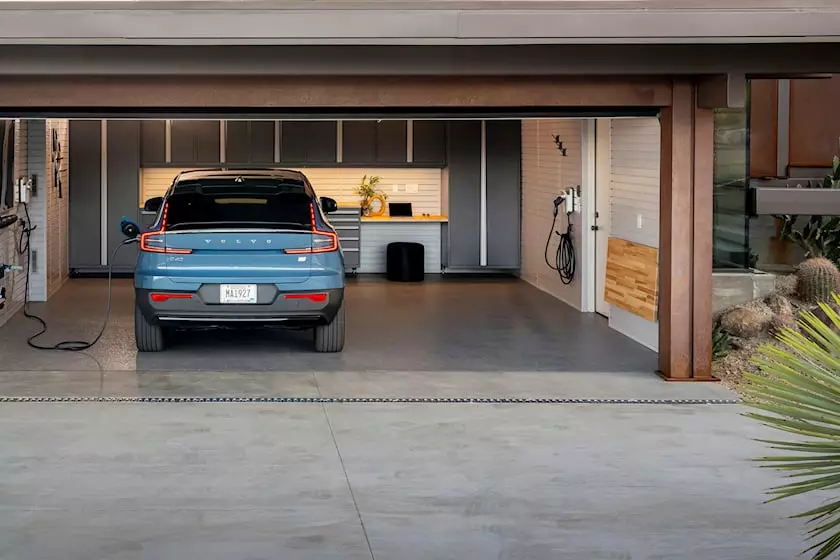 Volvo's Ultimate EV Garage Yakanamirwa kune A $5 Mamirioni Mansion 2822_9