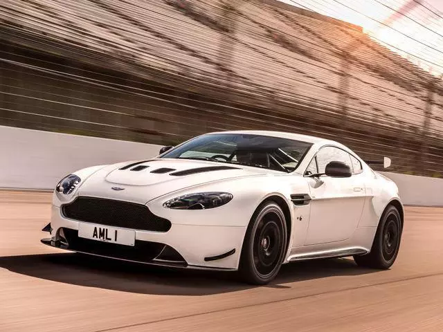 Aston Martin Vantage Anorangarira Pamusoro peMatambudziko Ekutapurirana 2827_3