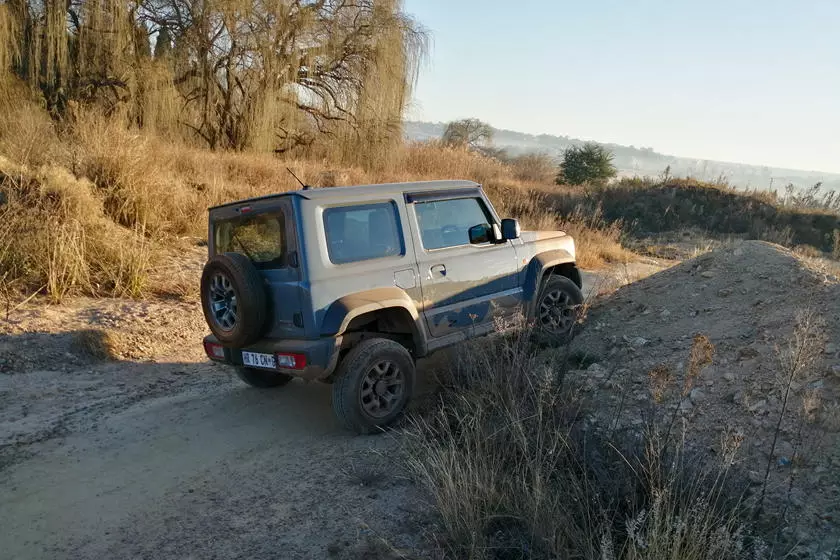 Suzuki Jimny Yana da Jerin Jiki na Shekara 20 A Gabas Mai Nisa 28310_6