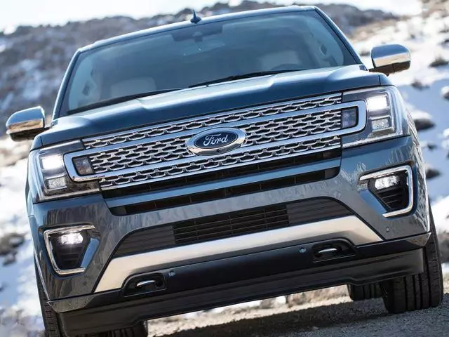 א גאָר-לאָודיד 2018 Ford עקספּעדיטיאָן וועט קאָסטן קימאַט $ 80,000 2831_1