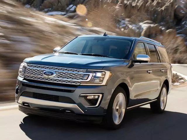 א גאָר-לאָודיד 2018 Ford עקספּעדיטיאָן וועט קאָסטן קימאַט $ 80,000 2831_2