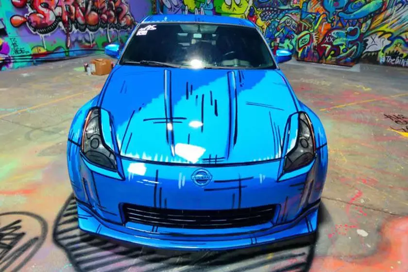 La Nissan 350Z peinte à la main ressemble à un dessin animé 28355_4