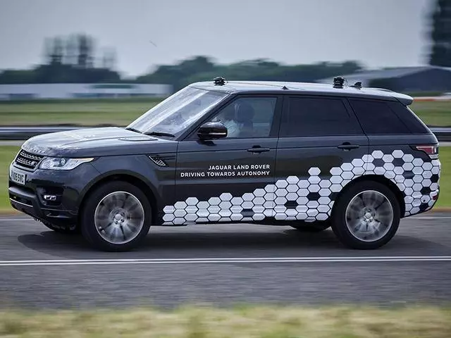 Tai pirmasis visiškai autonominis „Range Rover“. 2837_1