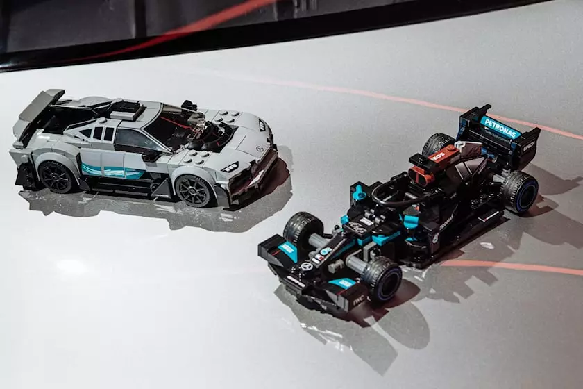 Mercedes-AMG Alowa nawo 2022 Lego Speed Champions Collection 28385_1