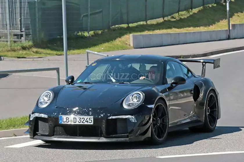 Porsche Daŭre Neas La Ekziston De La 911 GT2 RS