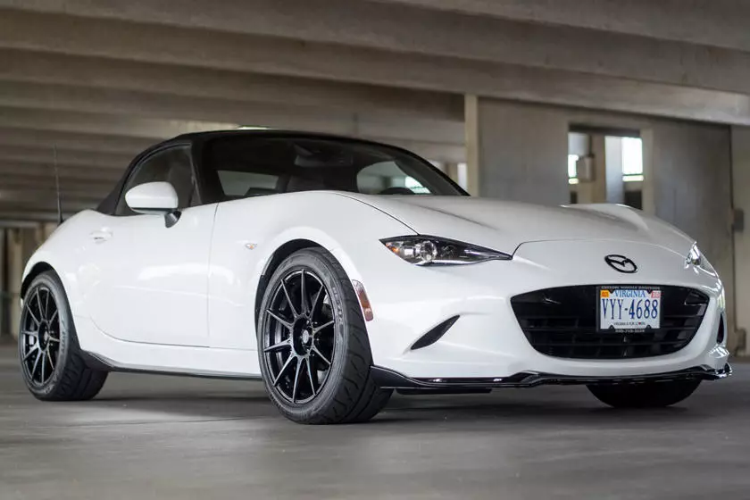 Ang V8-Powered Mazda MX-5 ay $100,000 Of Awesome 28561_4