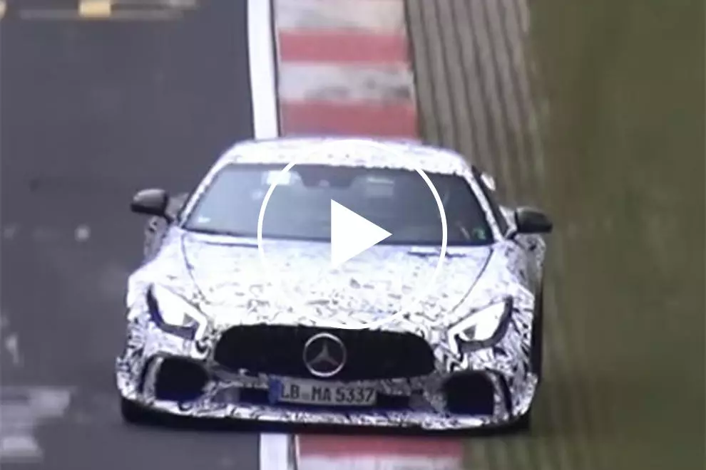 Is dit ús earste blik op 'e Mercedes AMG GT R Black Series?