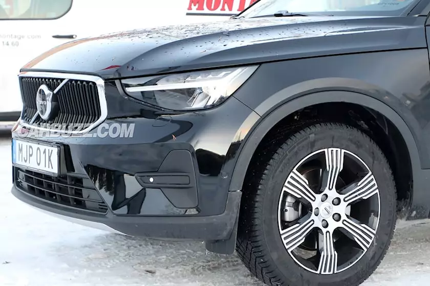 Volvo'nun Güncellenmiş En Çok Satanı Çok Az Kamuflajla Yakalandı 28681_12