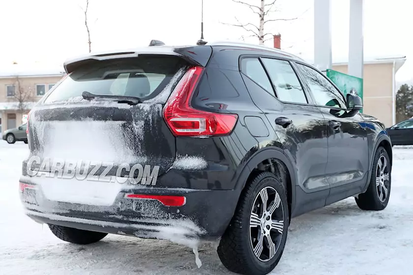 Volvo'nun Güncellenmiş En Çok Satanı Çok Az Kamuflajla Yakalandı 28681_5