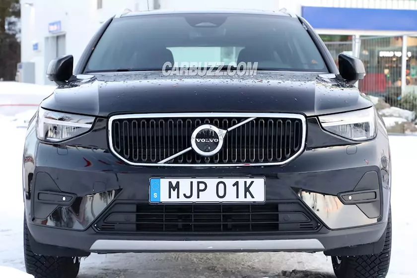 Volvo'nun Güncellenmiş En Çok Satanı Çok Az Kamuflajla Yakalandı 28681_9