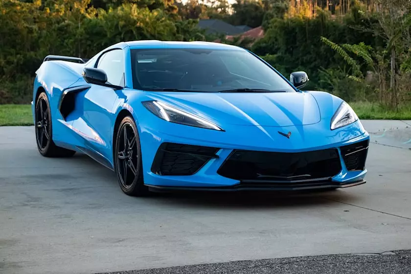 2020-2022 Chevrolet Corvette C8 Алдыңғы бұрыштық көрініс