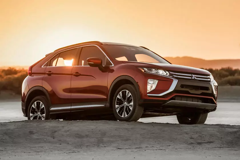 2018–2020 „Mitsubishi Eclipse Cross“ vaizdas iš priekio kampu