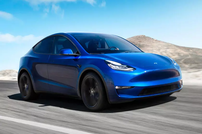 Vista frontal do Tesla Model Y 2021