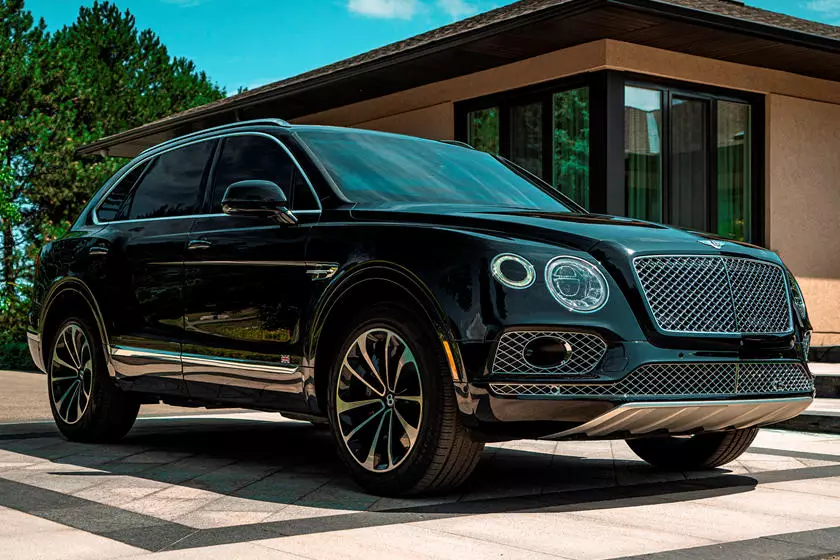 یہ Bentley Bentayga آپ کے لیے ایک دستی بم پکڑے گا۔ 29063_2