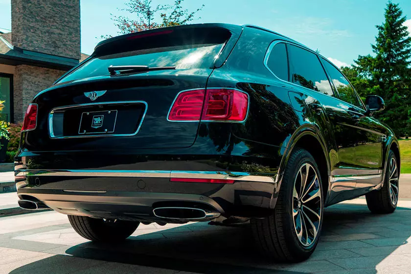 Ity Bentley Bentayga ity dia hisambotra grenady ho anao 29063_3