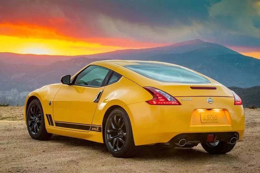 Vuoden 2019 Nissan 400Z:ssä on Twin-Turbo V6 jopa 476 hv 29072_4