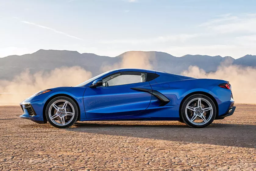 2020-2021 Chevrolet Corvette C8 külgvaade