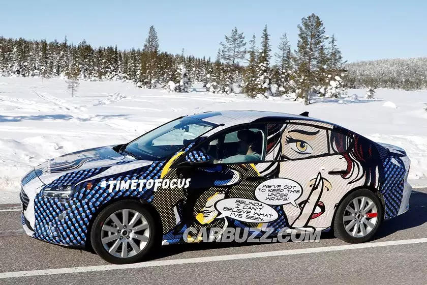 Ford Focus Sedan 2019 spionat cu un camuflaj în stil benzi desenate 29098_6