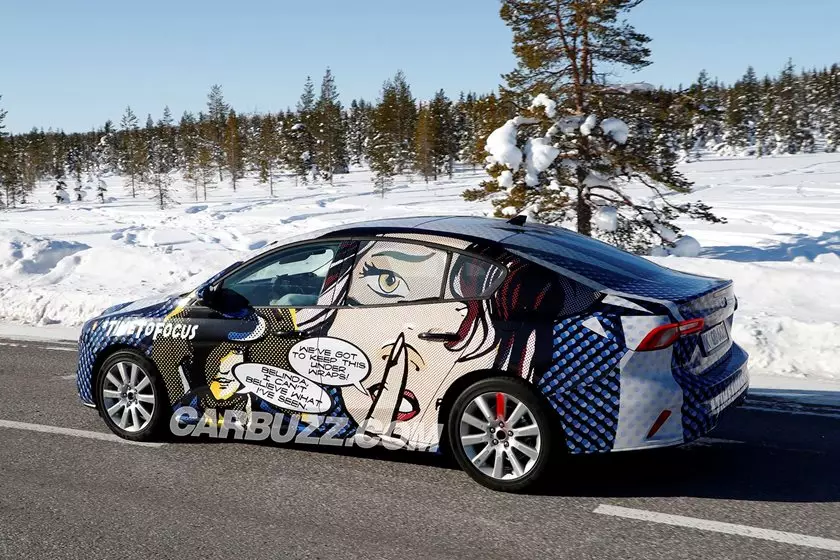 2019 Ford Focus Sedan Spied Mei Comic Book-Styl Camouflage 29098_8