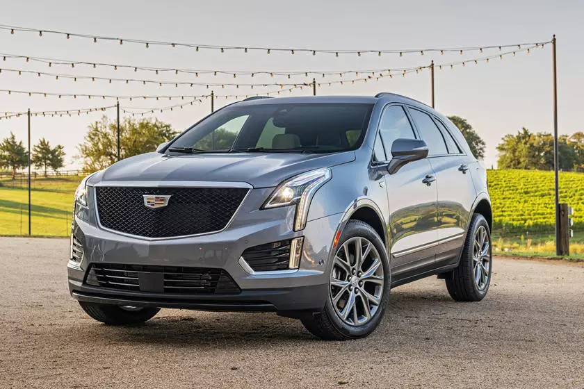 2020-2021 Cadillac XT5 Front Angle View