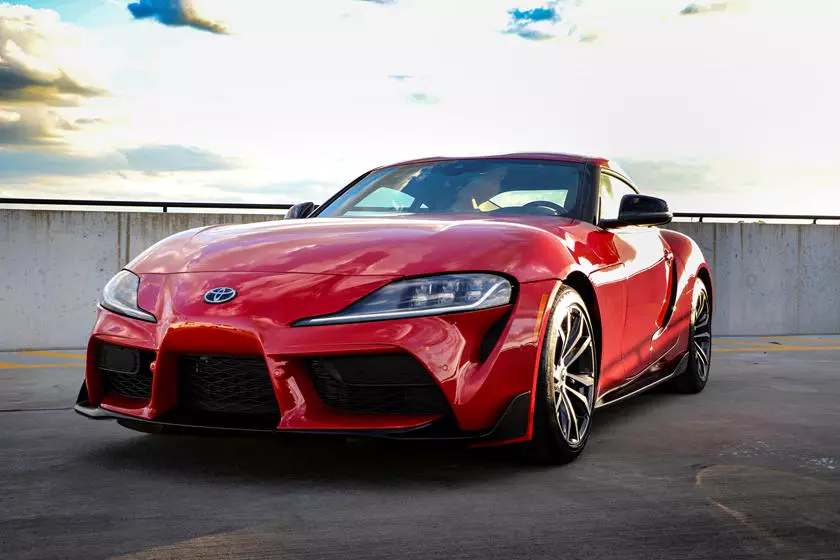 Vista frontale della Toyota Supra del 2021