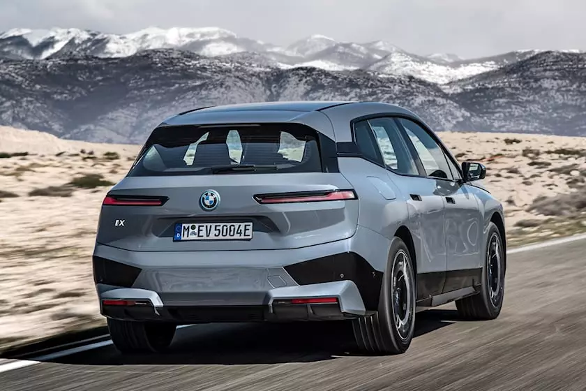 2022-2023 BMW iX Arkadan Perspektif Sürüş