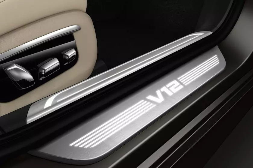 2016-2019 BMW 7 სერიის სედანის კარის საფენი