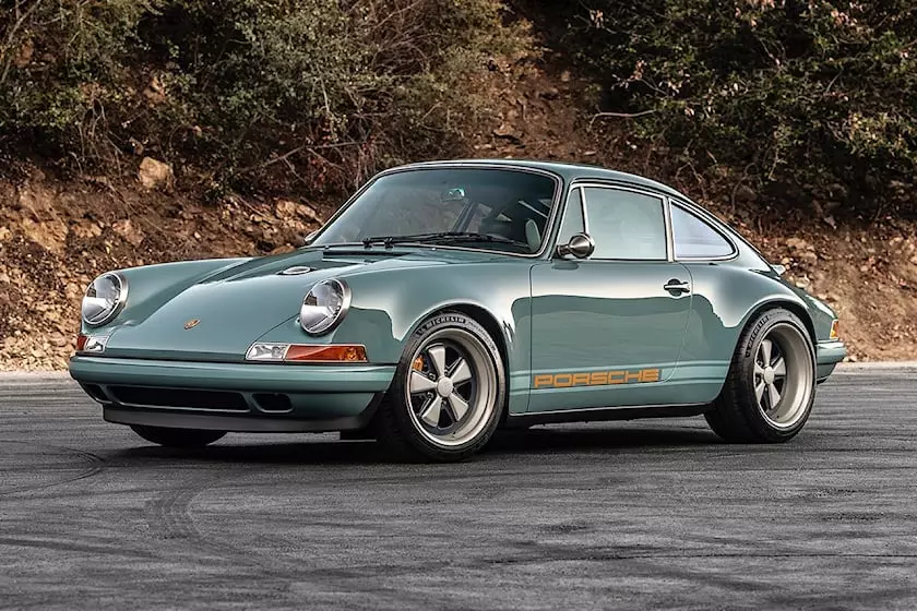 Porsche 911 In Hemingway Blue Adalah Karya Terkini Penyanyi 29337_1