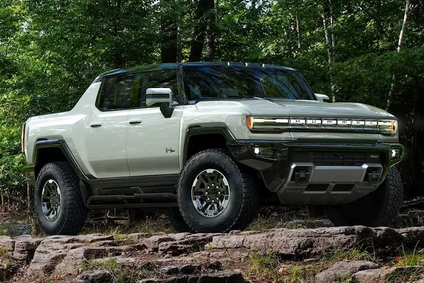 Vue d'angle avant du GMC Hummer 2022