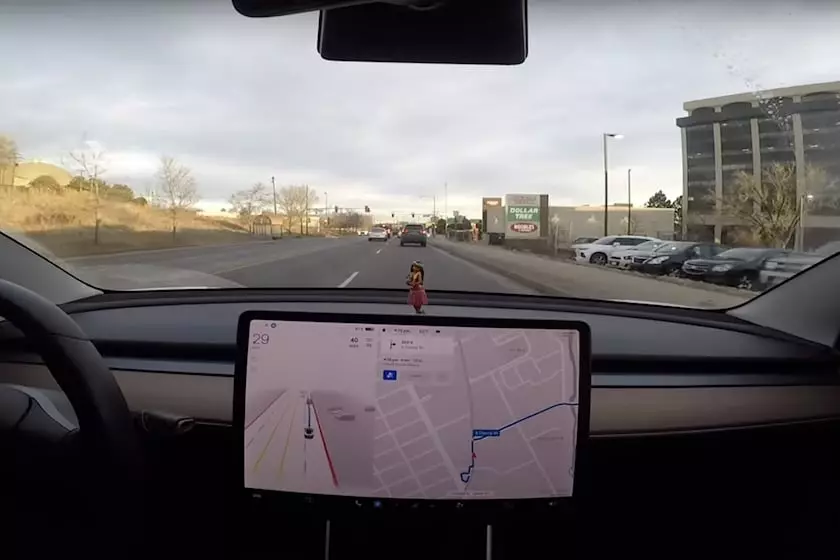 Ang Buong Self-Driving Beta ng Tesla ay Gumaganap ng Mas Tao kaysa Kailanman 29430_6