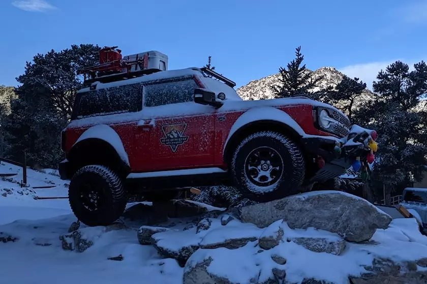 Ford Bronco Soft-Top Ieħor Jfalli F'maltempata tas-Silġ 29458_1