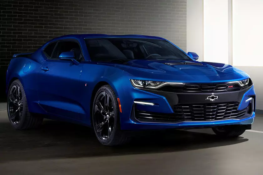 Chevrolet Camaro Coupe 2019-2022, вид спереди, ракурс