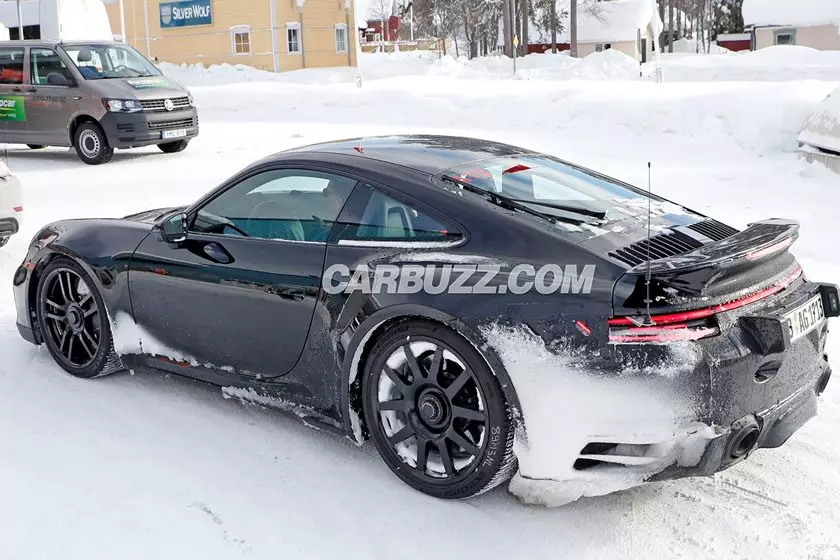 Ин метавонад аввалин нигоҳи мо ба насли ояндаи Porsche 911 GT3 бошад 29469_2