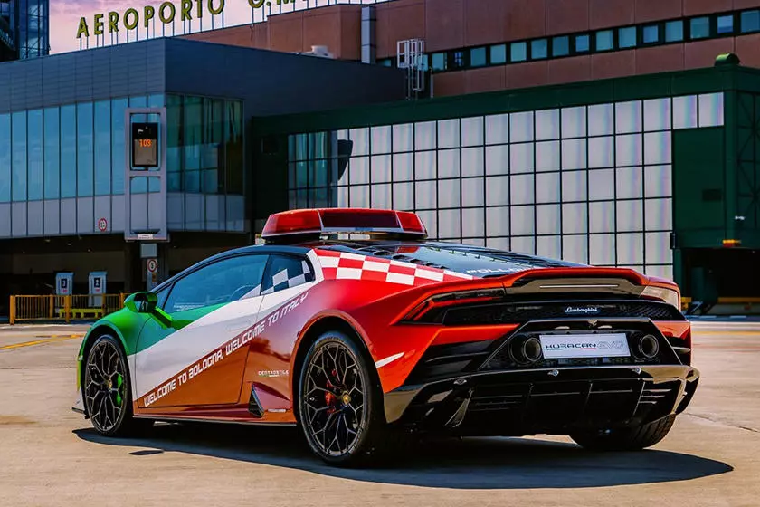 Lamborghini Huracan Evo හට Supercar City හි විශේෂ රැකියාවක් ඇත 29471_1